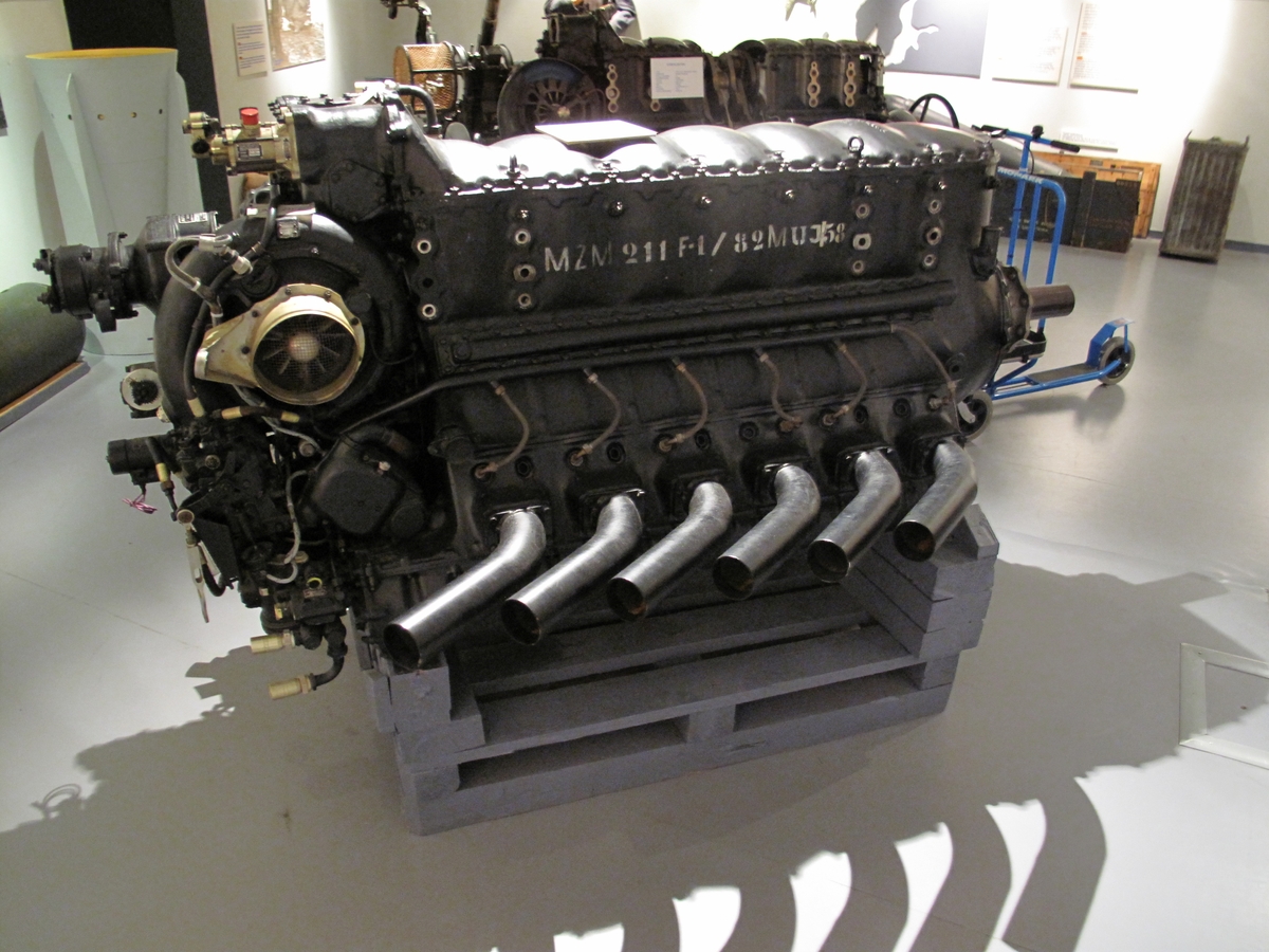 Flymotor - Forsvarets museer / DigitaltMuseum