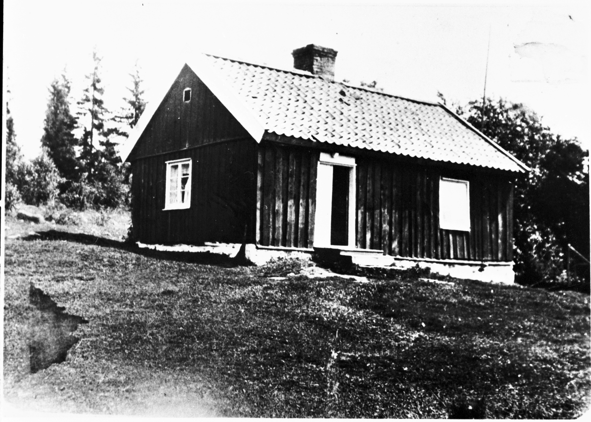 Gammal stuga (Augusta Andersson i skogen) torp till Lövås Gestad ...