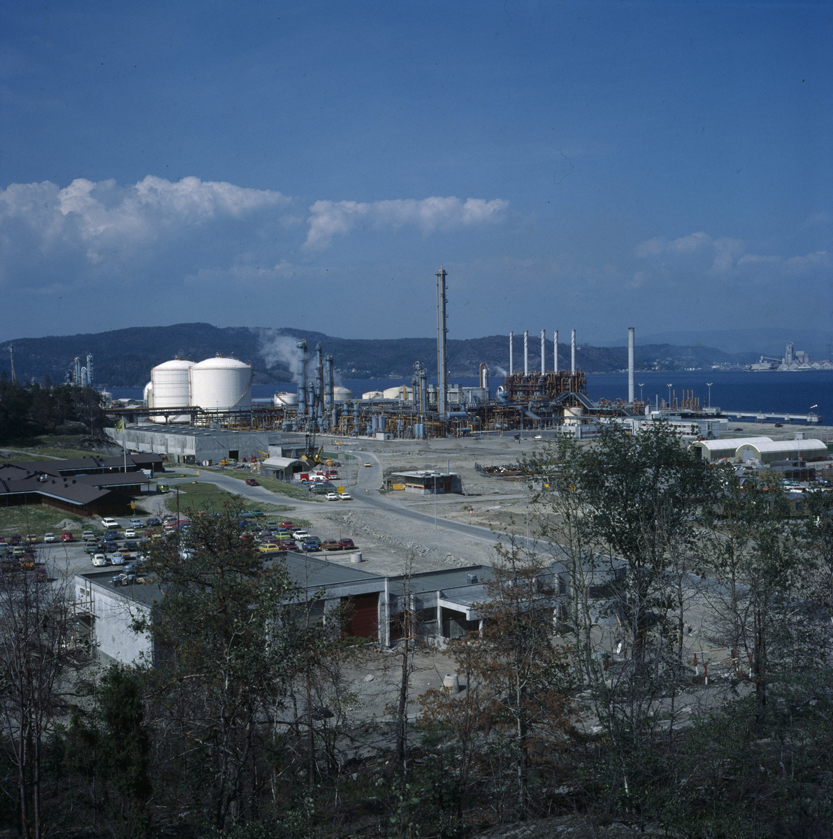Hydros nye Etylenfabrikk. Rafsnes v. Frierfjorden - DEXTRA Photo ...
