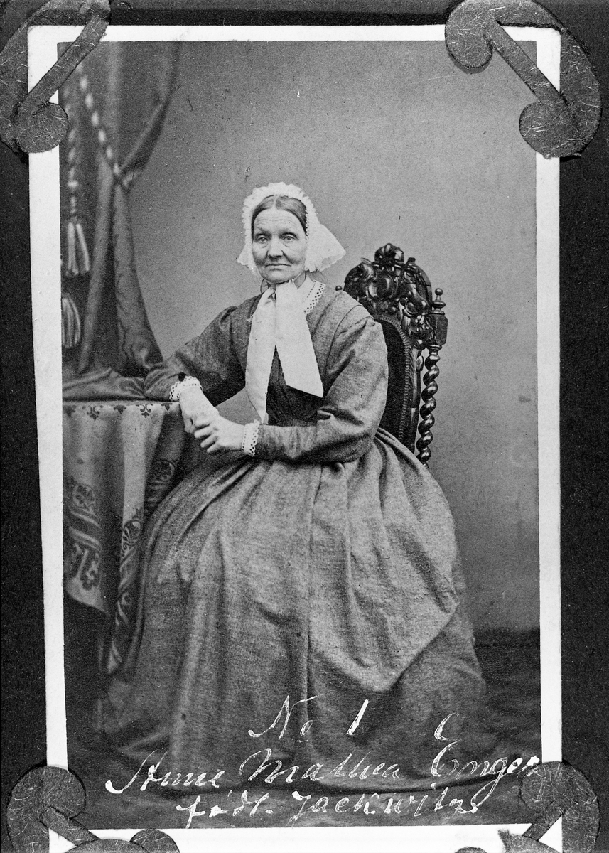 Portrett av Anne Mathea Enger (1807-1866), født Jachwitz, gift med Ole ...