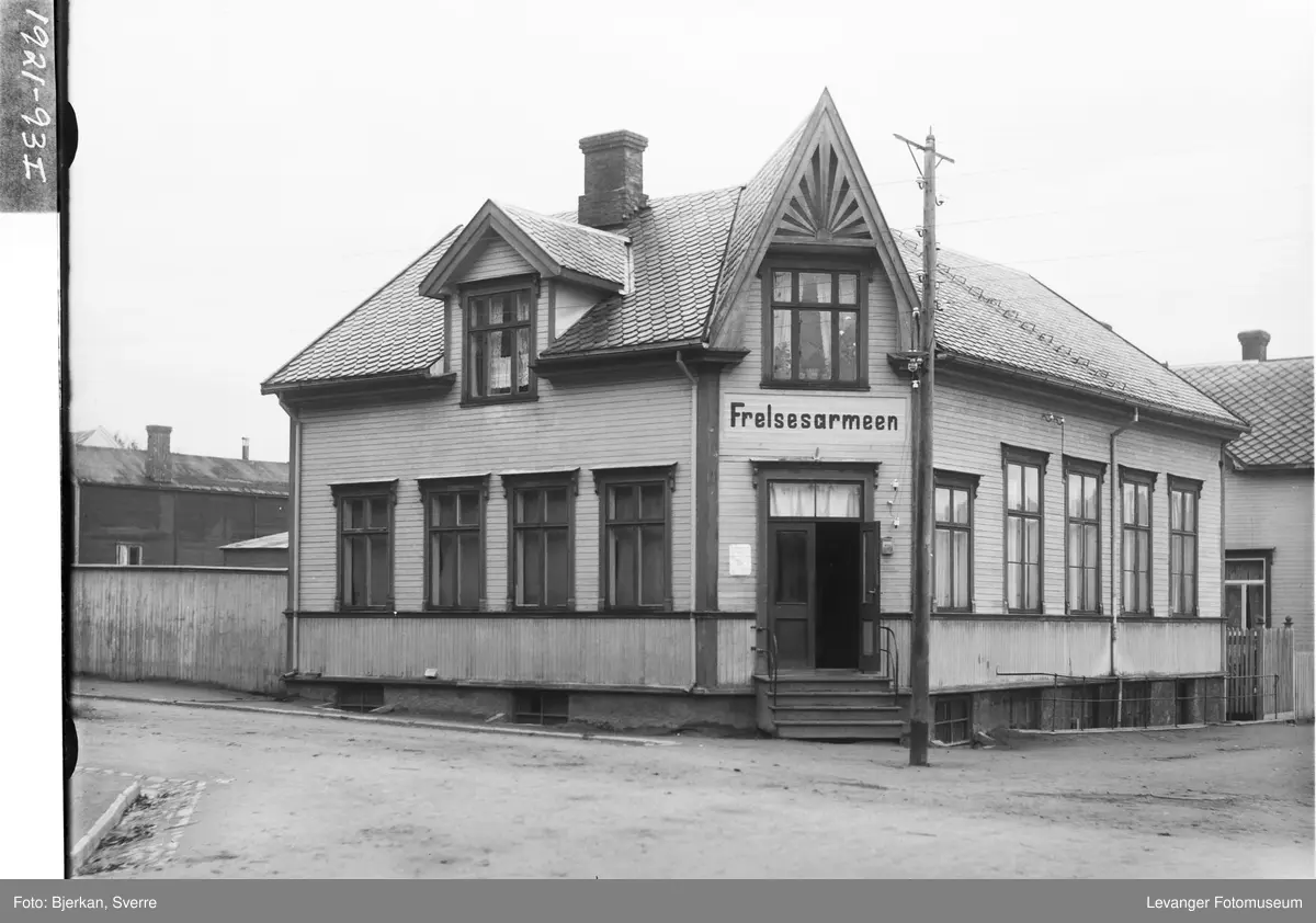 Frelsesarmeens Gård i Levanger By - Levanger Fotomuseum / DigitaltMuseum