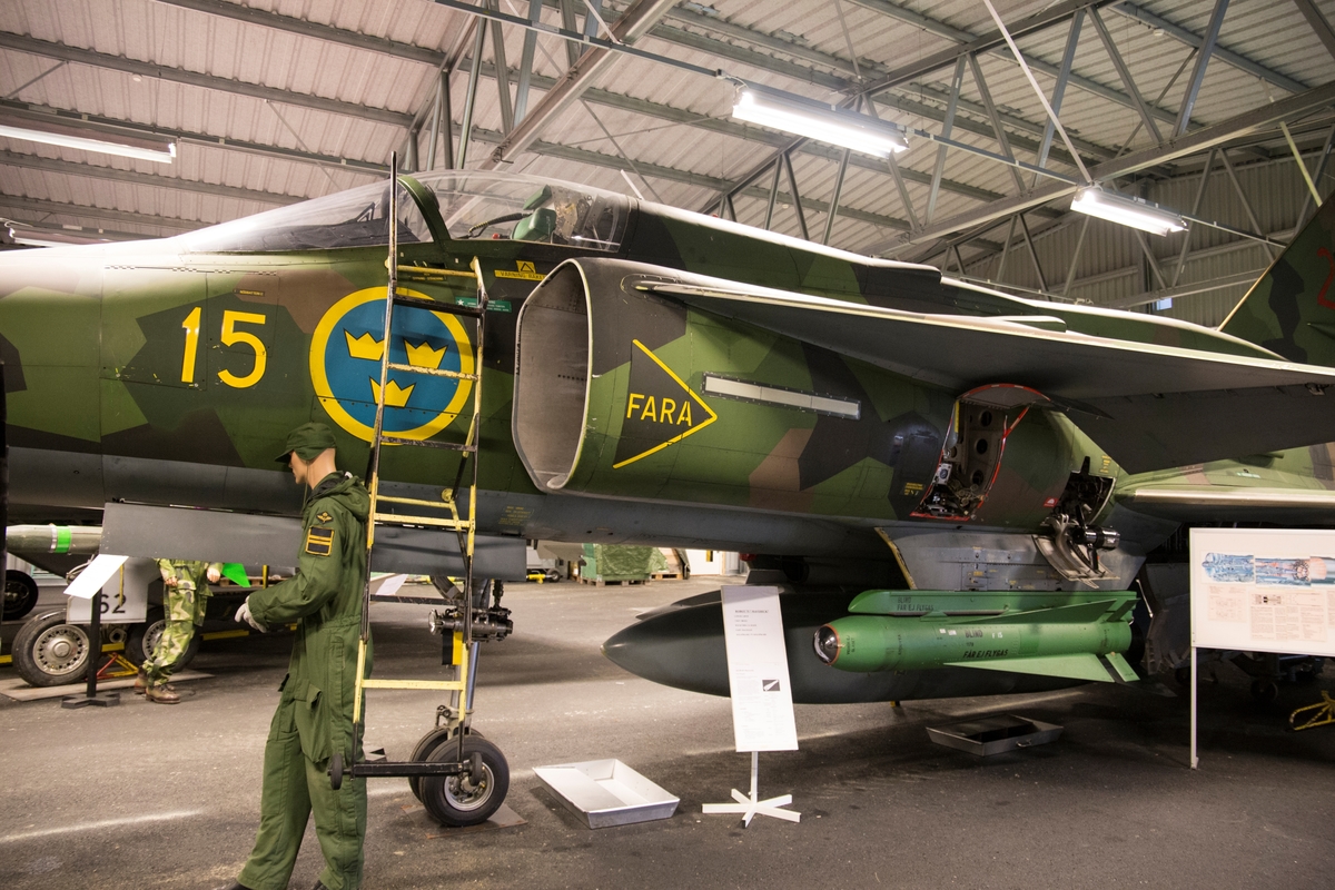 Flygplan - Flygvapenmuseum / DigitaltMuseum