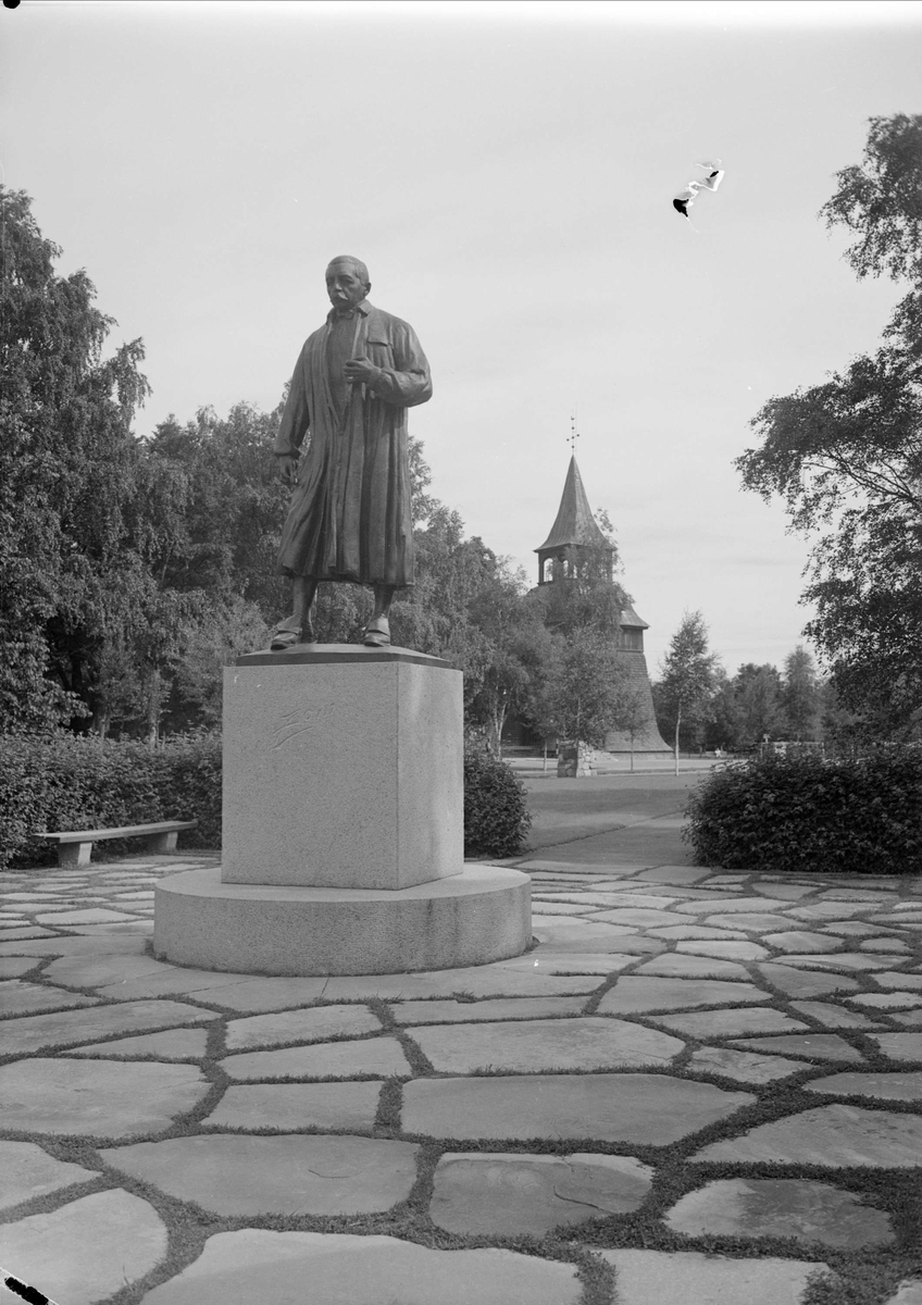 Anders Zorn, staty av Christian Eriksson, Zornmuseet, Mora, Dalarna ...