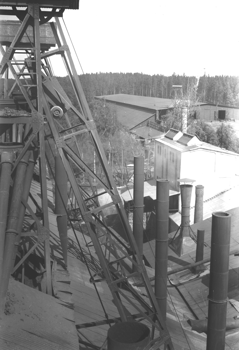 Fagersta Bruk, år 1611 anlades stångjärnshammare vid Kolbäcksån ...