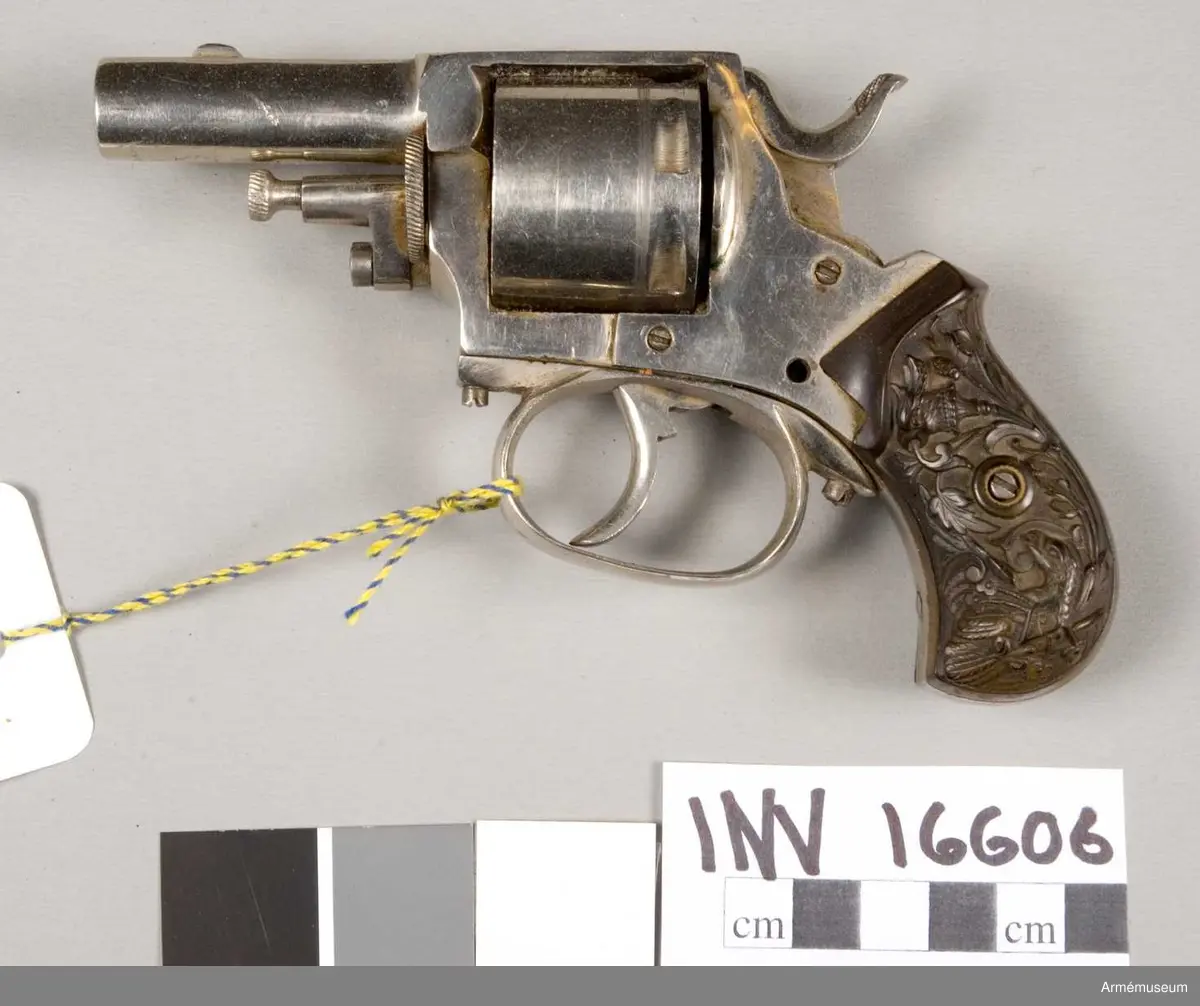 Revolver "Bull Dog" - Armémuseum / DigitaltMuseum
