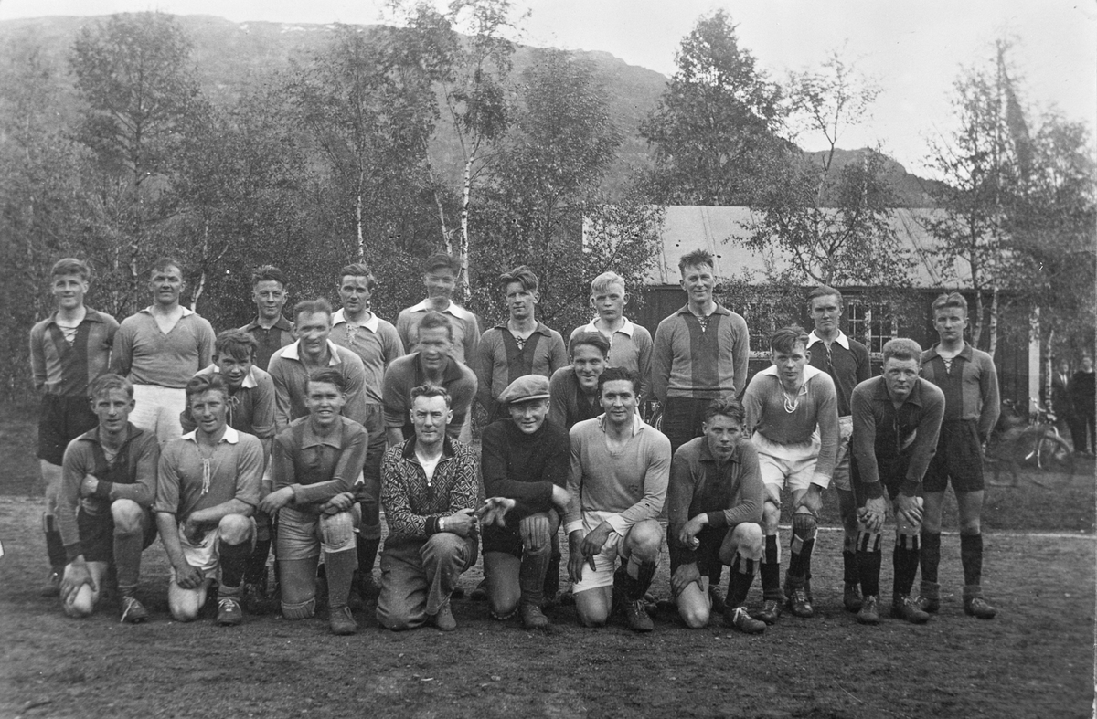 Fotballag, fotballbane - Ryfylkemuseet / DigitaltMuseum